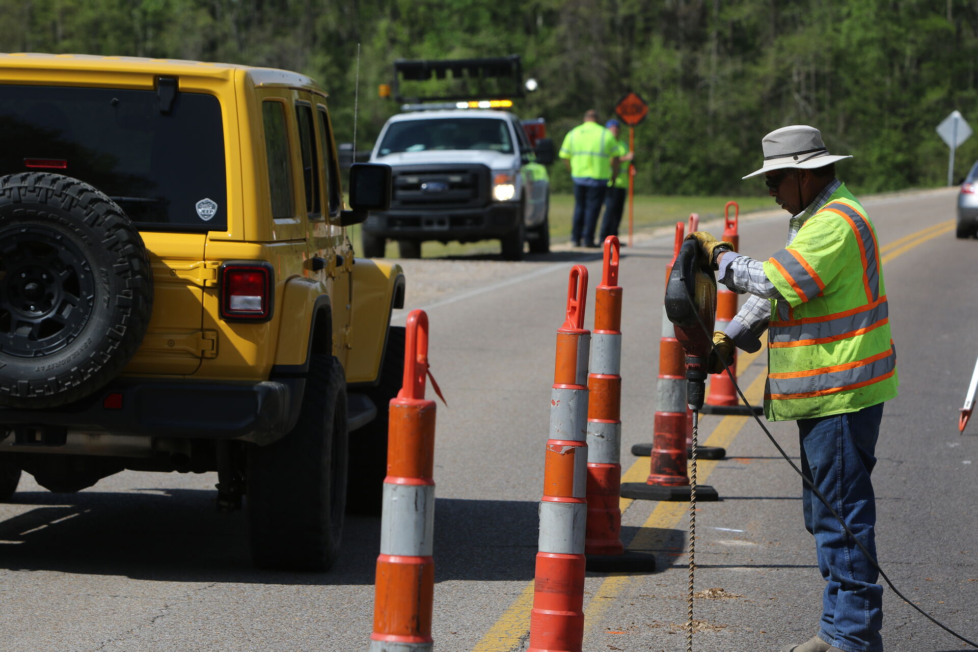 Roadside workers rely on traveling public for safety