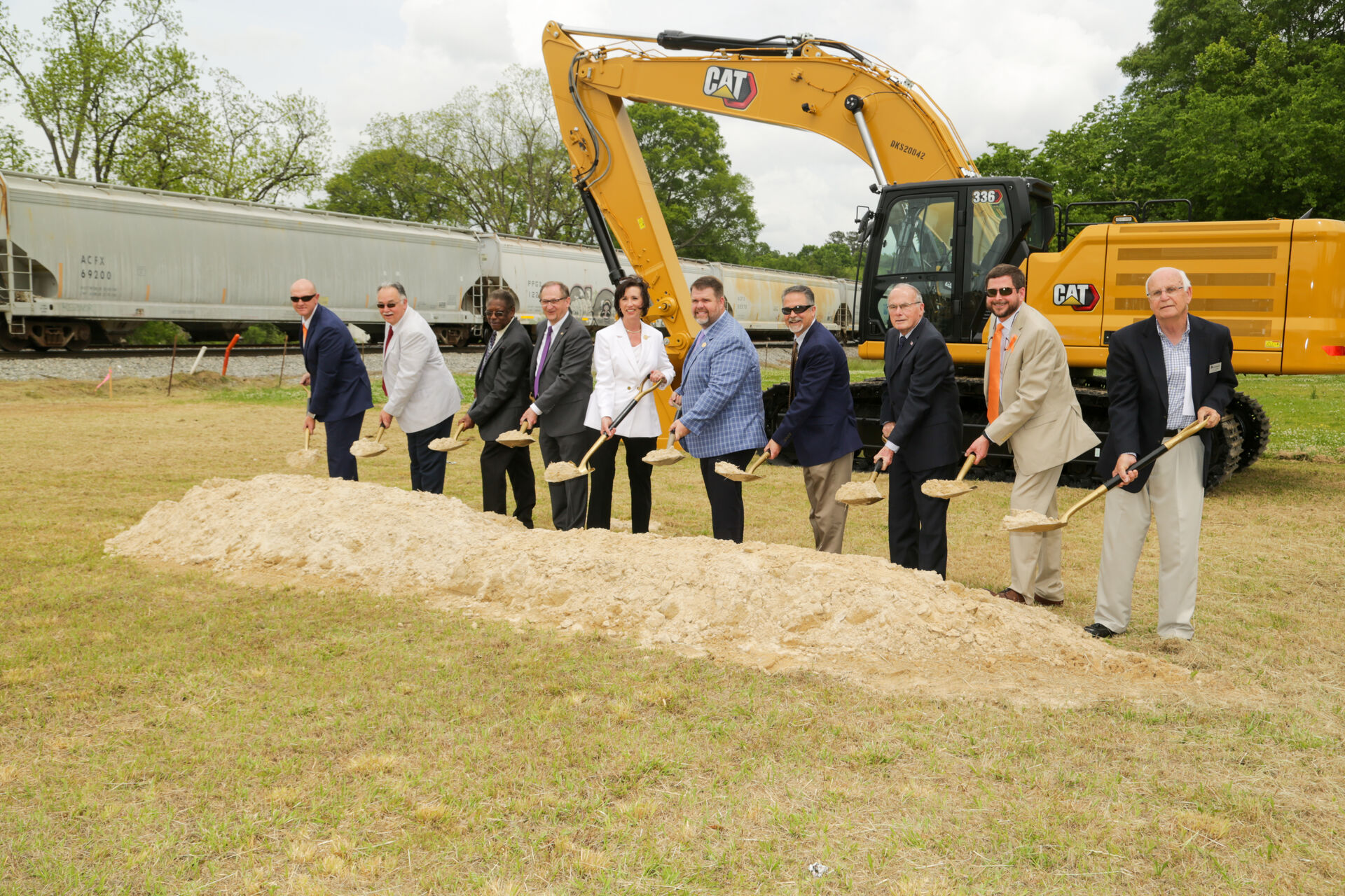 (VIDEO) Officials break ground Pearl-Richland Intermodal Connector